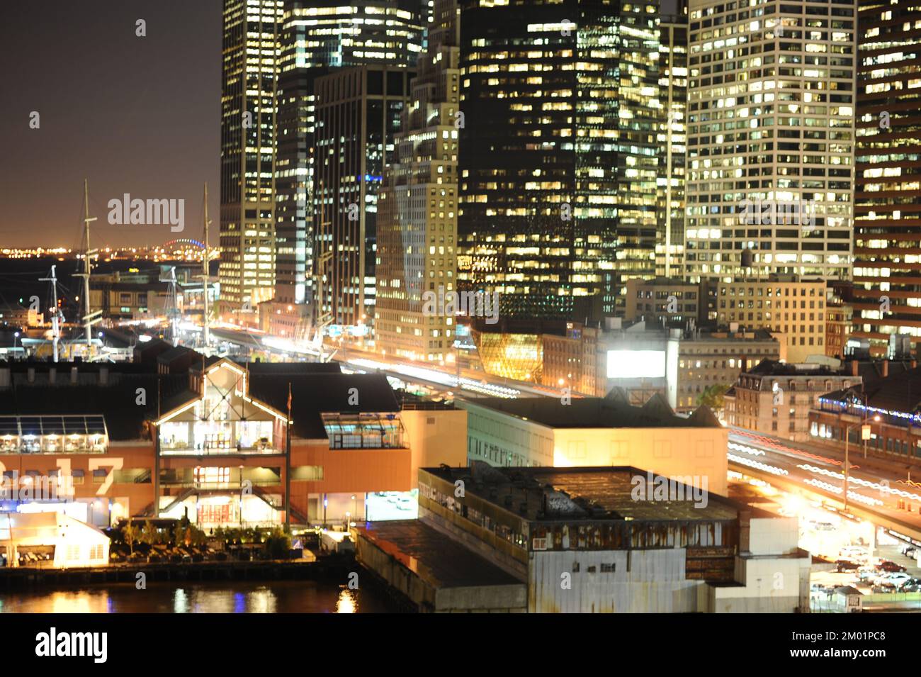 Pier 17 new york night hi-res stock photography and images - Alamy