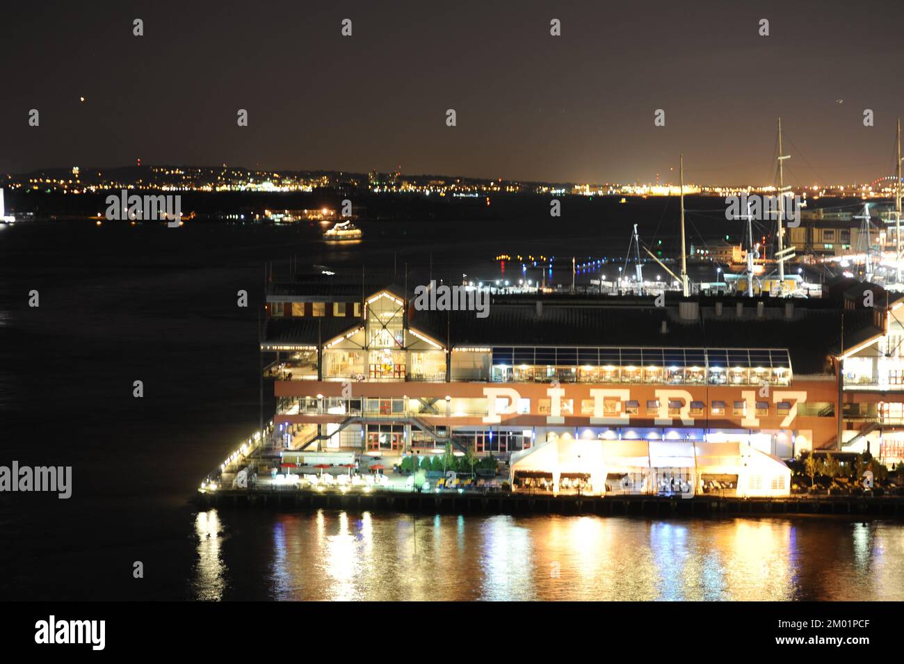 Pier 17 in New York at night Stock Photo - Alamy