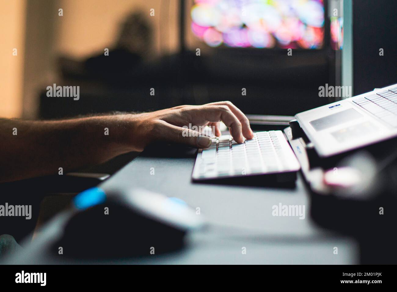 Fingers typing hi-res stock photography and images - Alamy