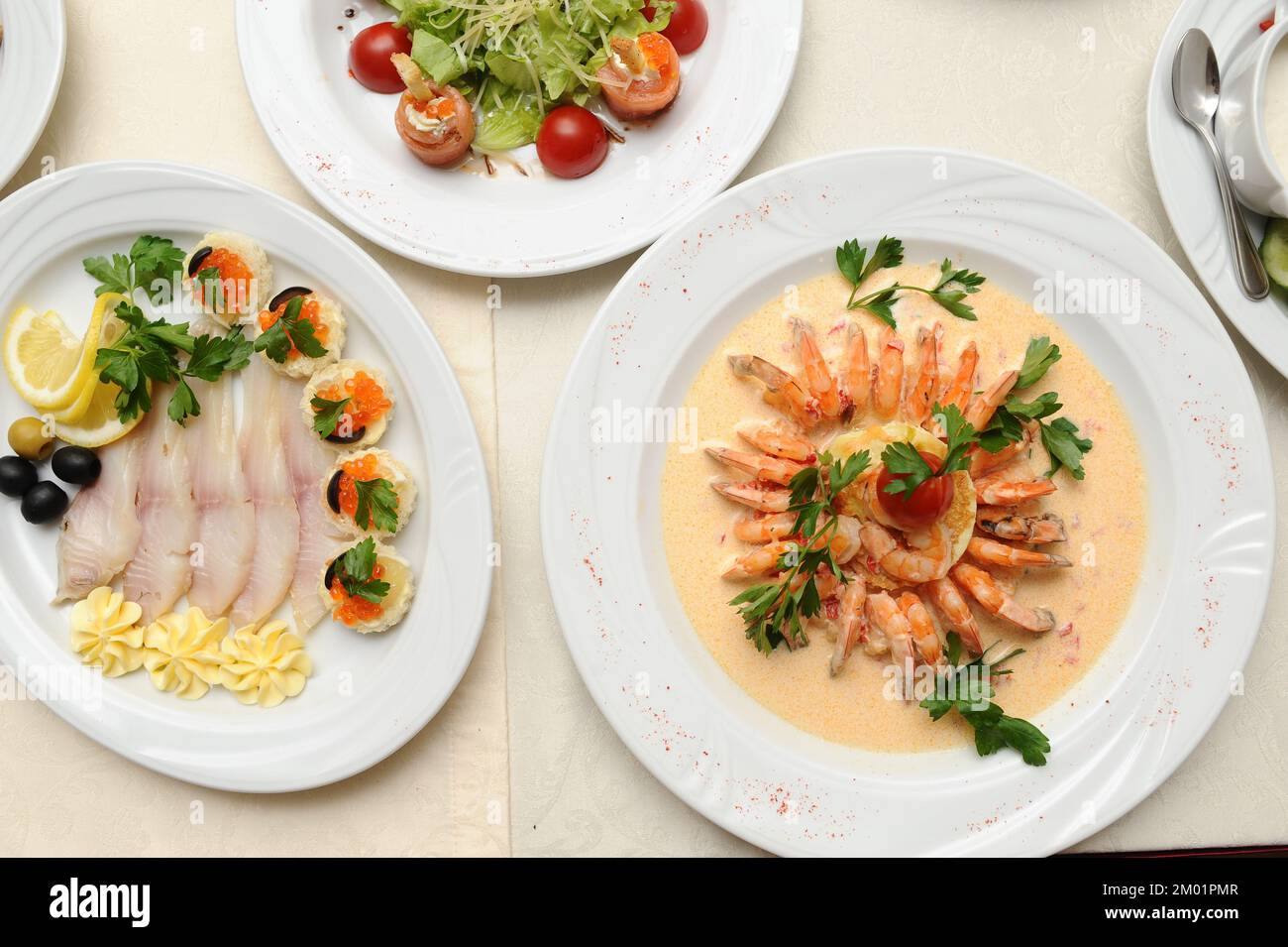 close up shot of table with food in restaurant Stock Photo - Alamy