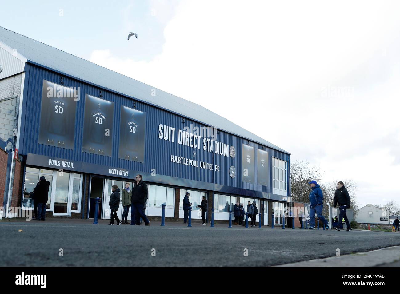 Suit direct stadium hi-res stock photography and images - Alamy