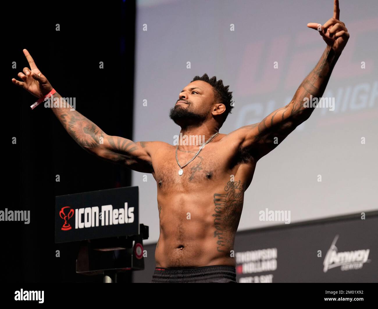 Ufc orlando thompson vs holland hi-res stock photography and images - Alamy