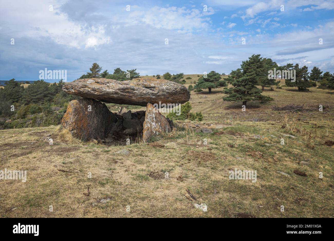 Corridor dolmen hi-res stock photography and images - Alamy