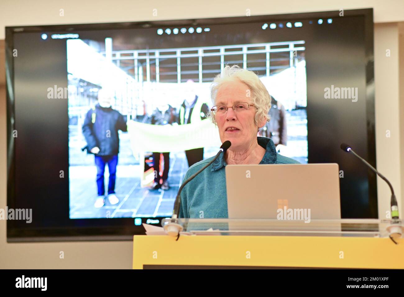 London, UK. 3rd December 2022: Speaker Ruth London from Fuel Poverty ...