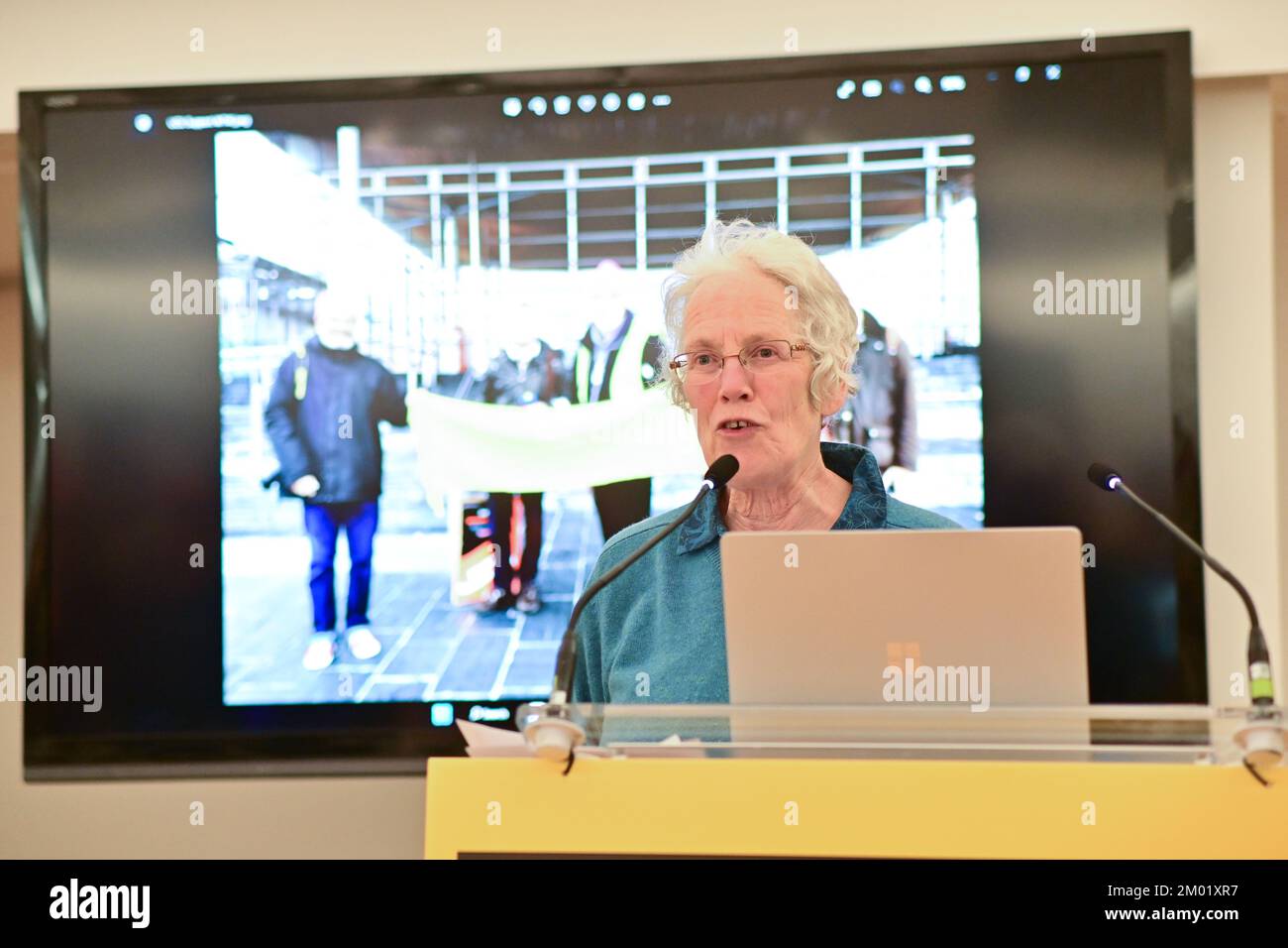 London, UK. 3rd December 2022: Speaker Ruth London from Fuel Poverty ...
