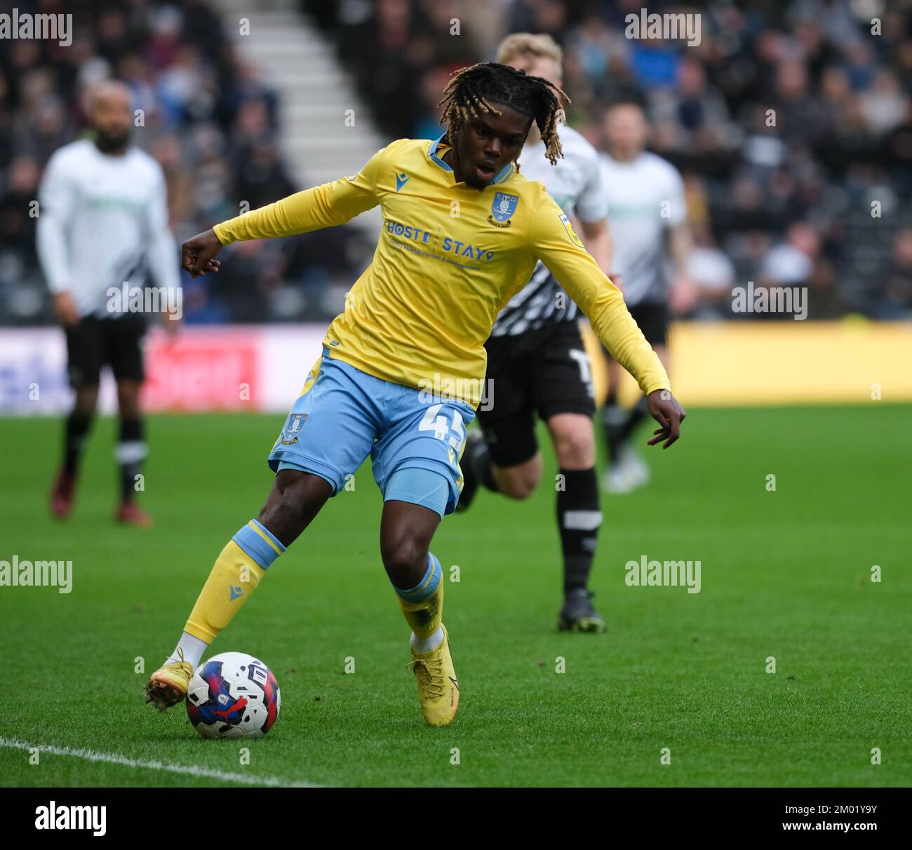 Pride Park, Derby, Derbyshire, UK. 3rd Dec, 2022. League One Football ...