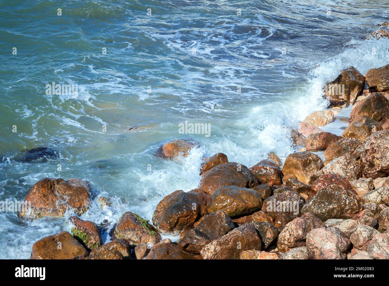 Summer seascape with splashing waves. Shore water and wet coastal ...