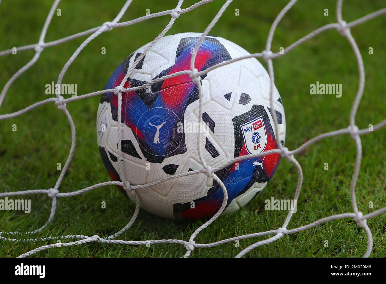 Efl championship ball hi-res stock photography and images - Alamy