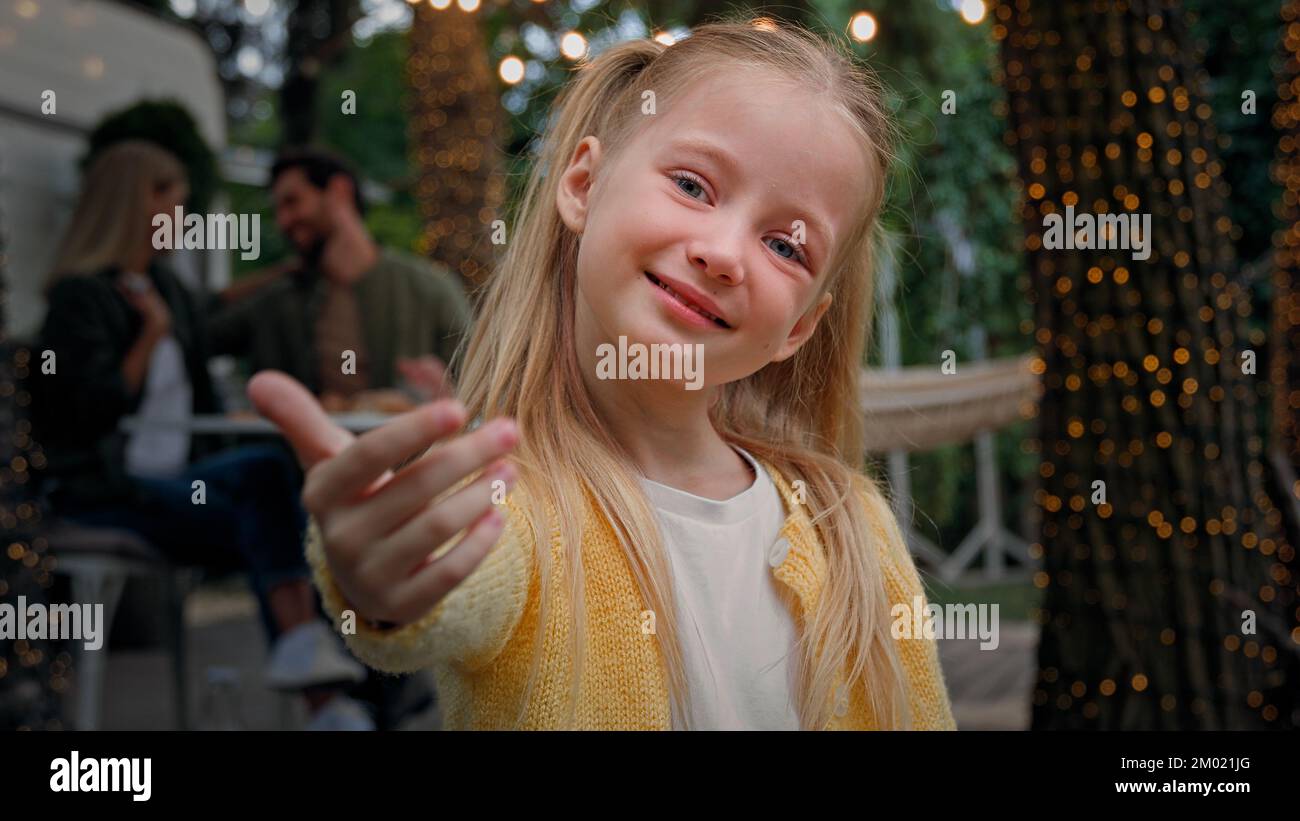 Child waving hand hi-res stock photography and images - Alamy