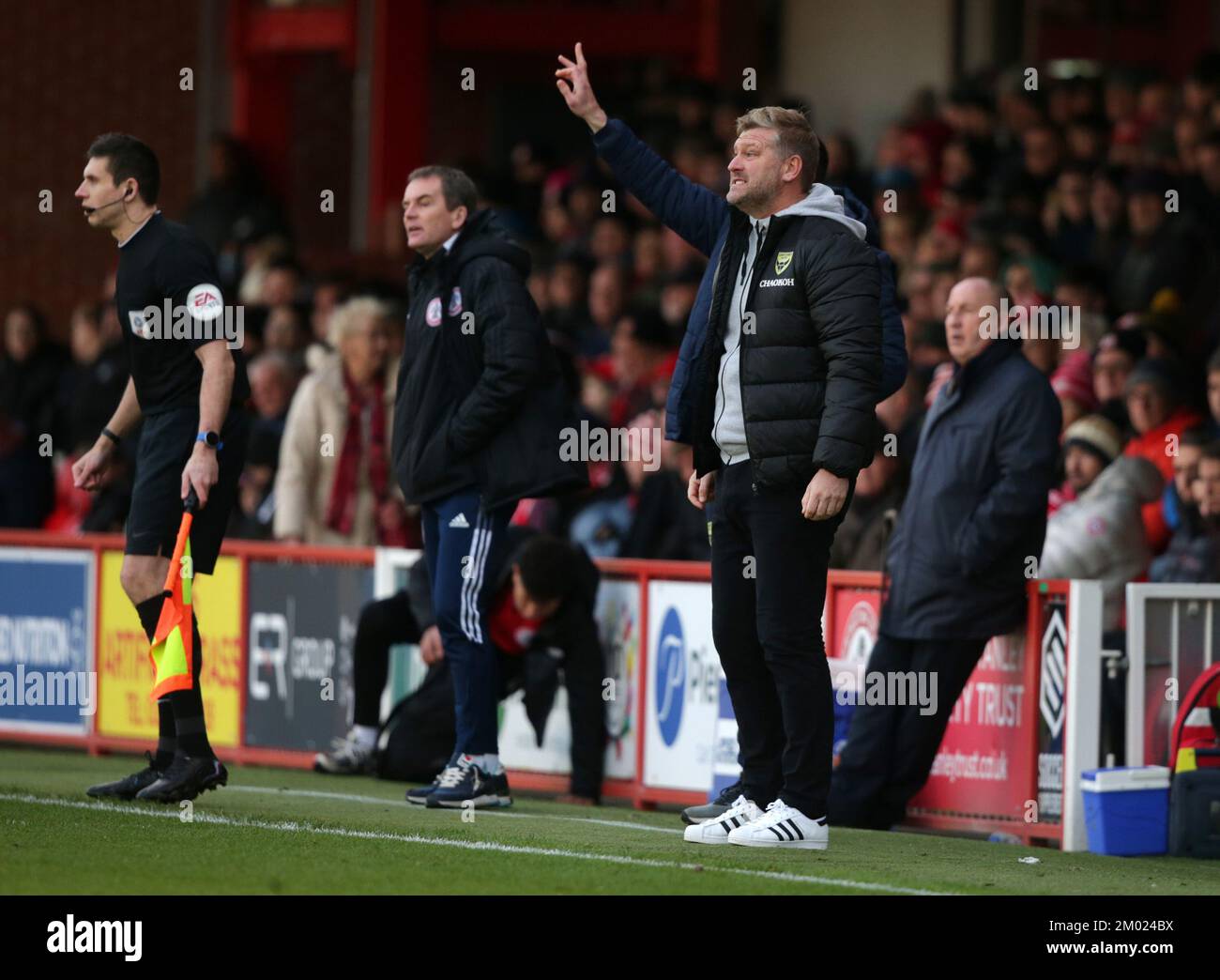 Oxford United manager Karl Robinson during the Sky Bet League One match ...