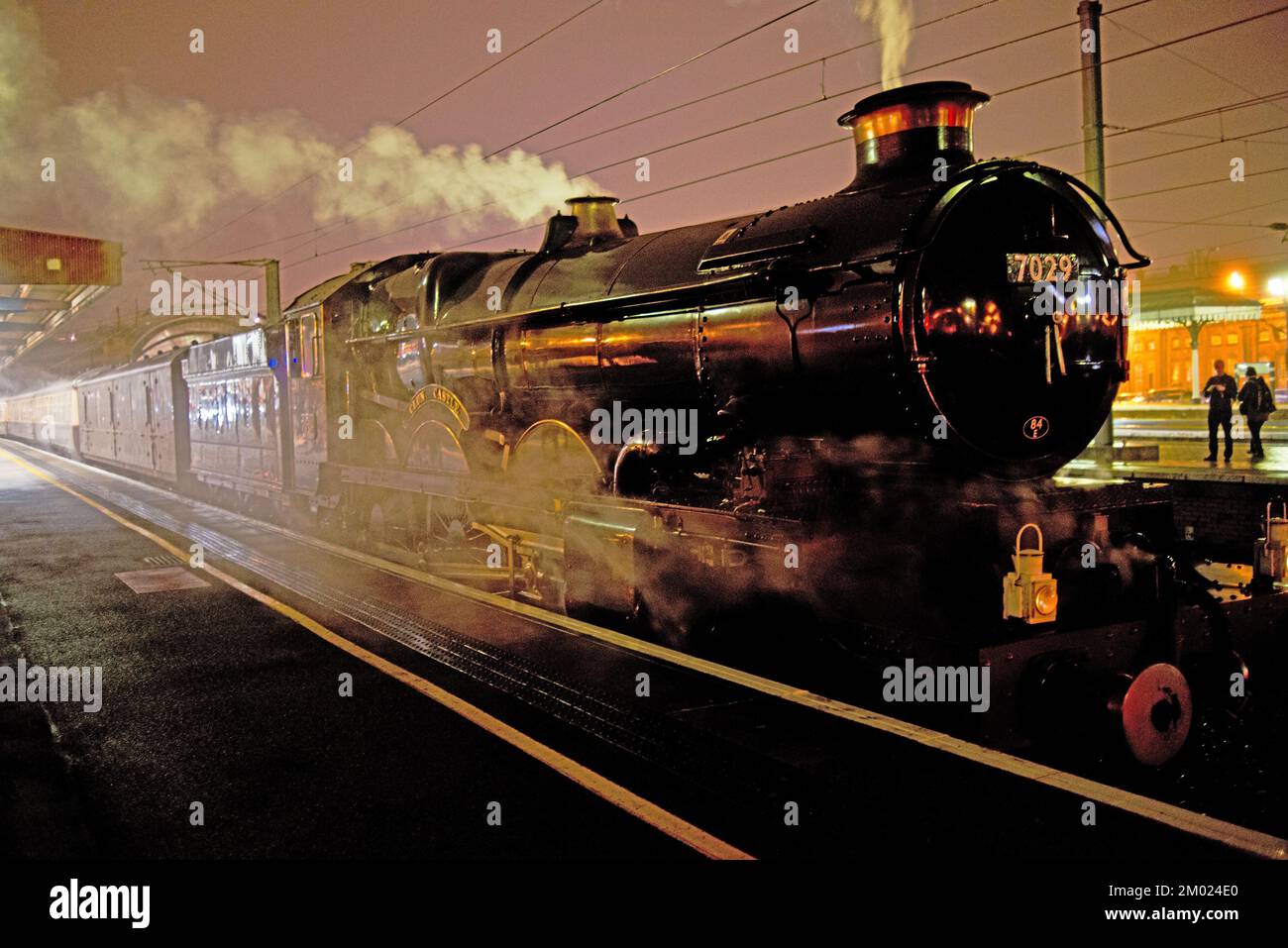 Castle class steam train hi-res stock photography and images - Alamy