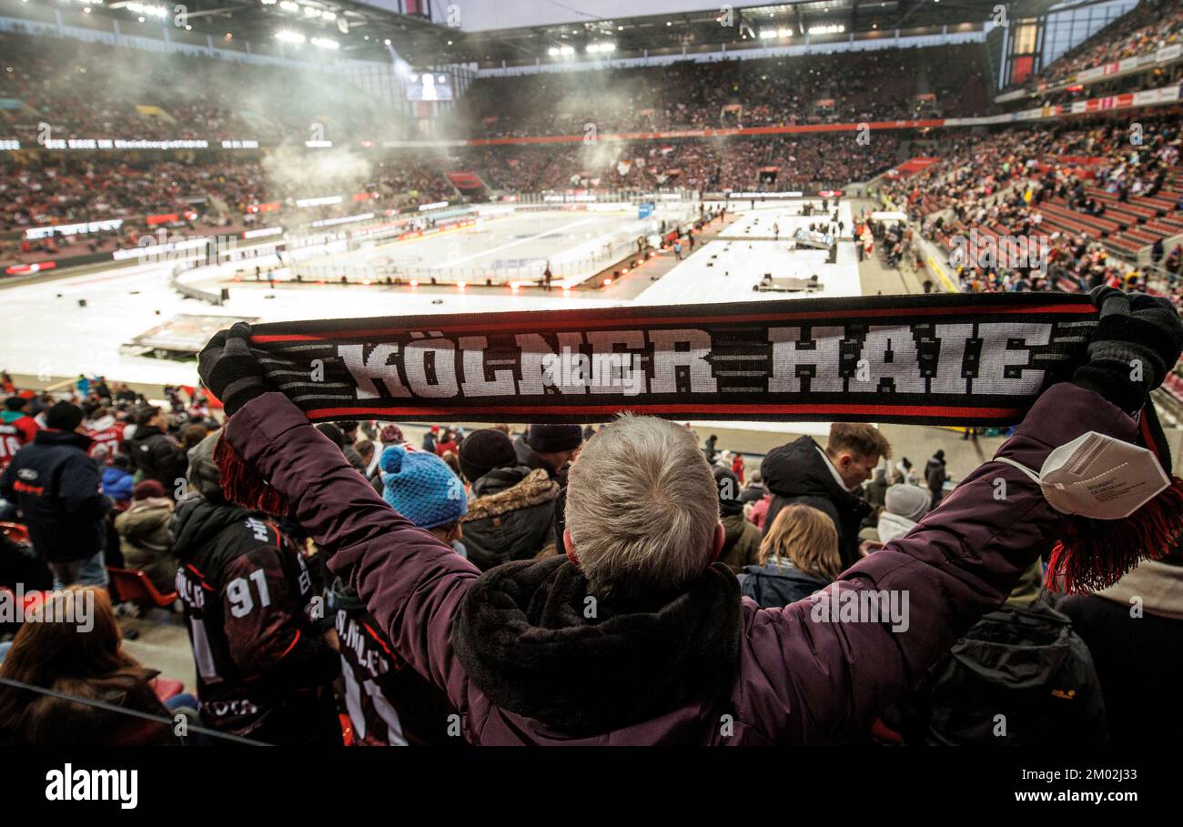 Cologne, Deutschland. 03rd Dec, 2022. firo: 03.12.2022 ice hockey, 1st ...