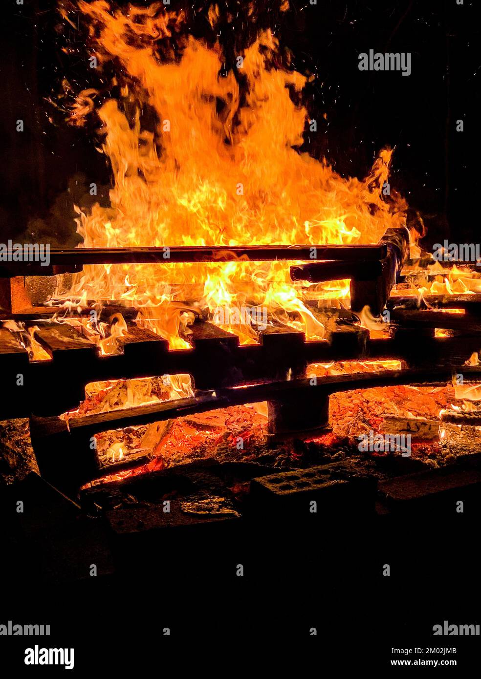 Fall 2022 - Bonfire In The Woods On A Windy Day Stock Photo - Alamy