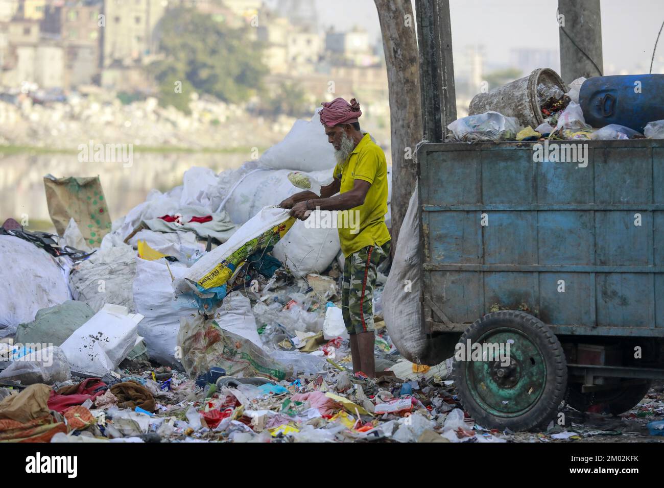 Collecting waste from a river hi-res stock photography and images - Alamy