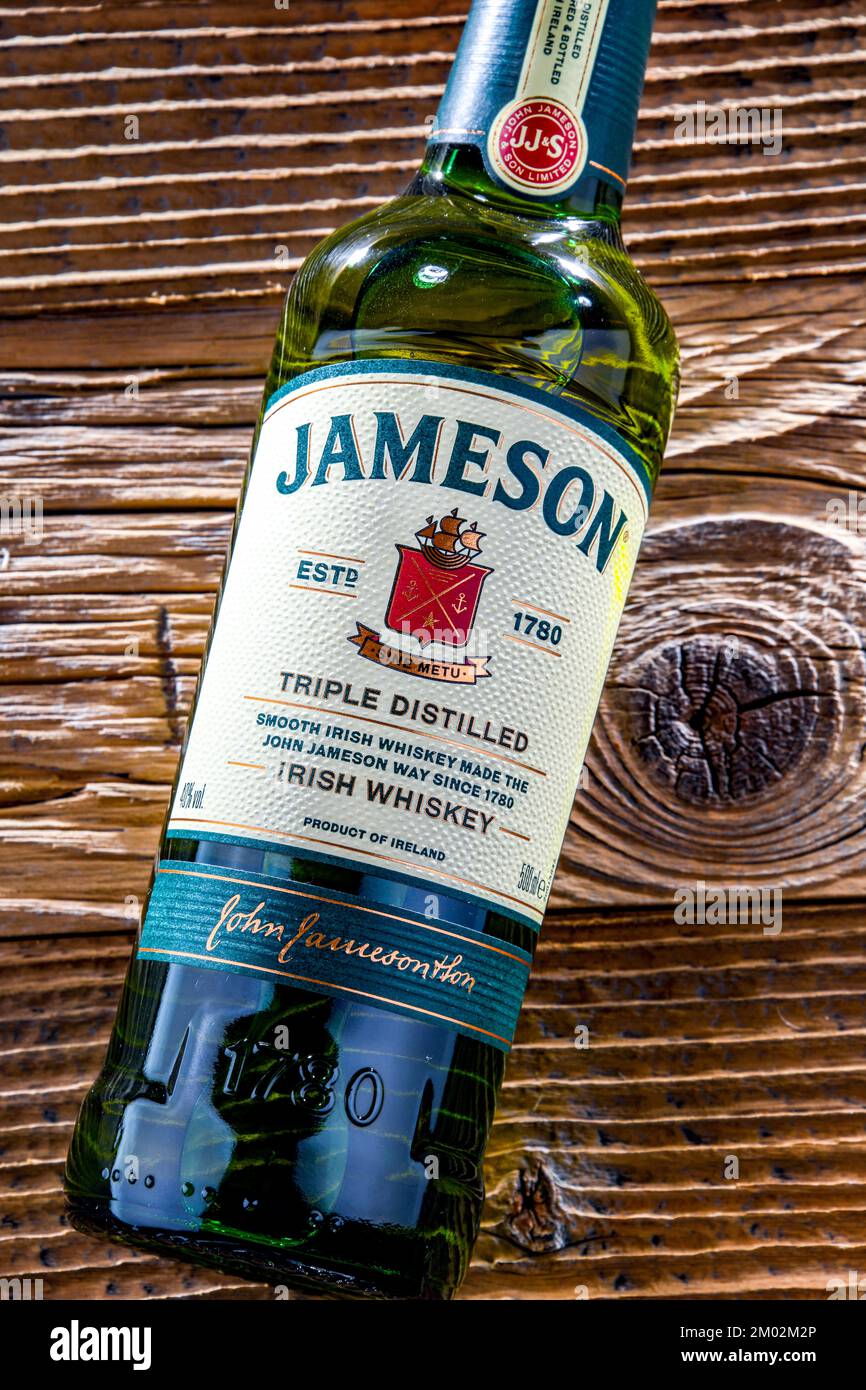 Whiskey cases hi-res stock photography and images - Alamy