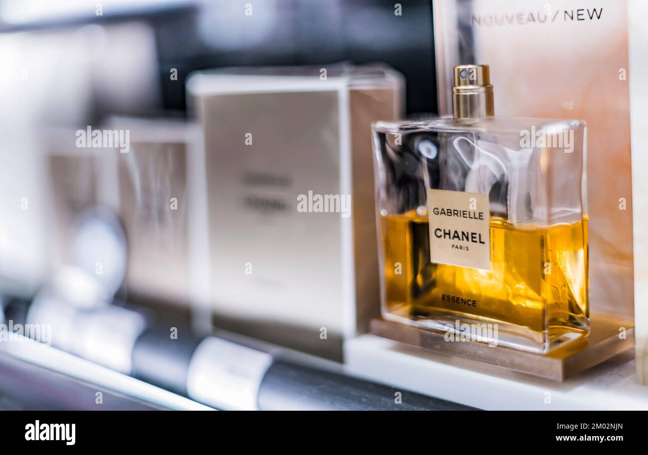 Perfume chanel hi-res stock photography and images - Alamy