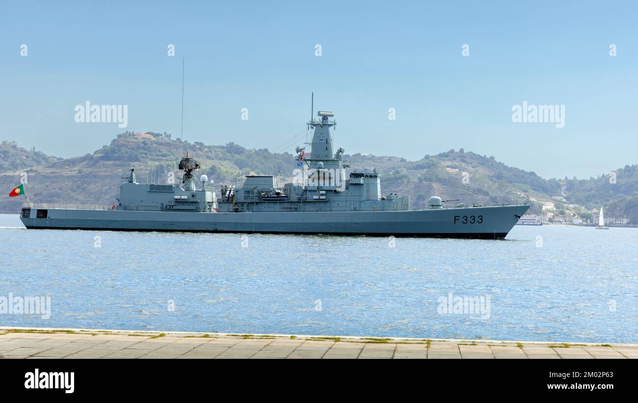 Navio da republica portuguesa hi-res stock photography and images - Alamy