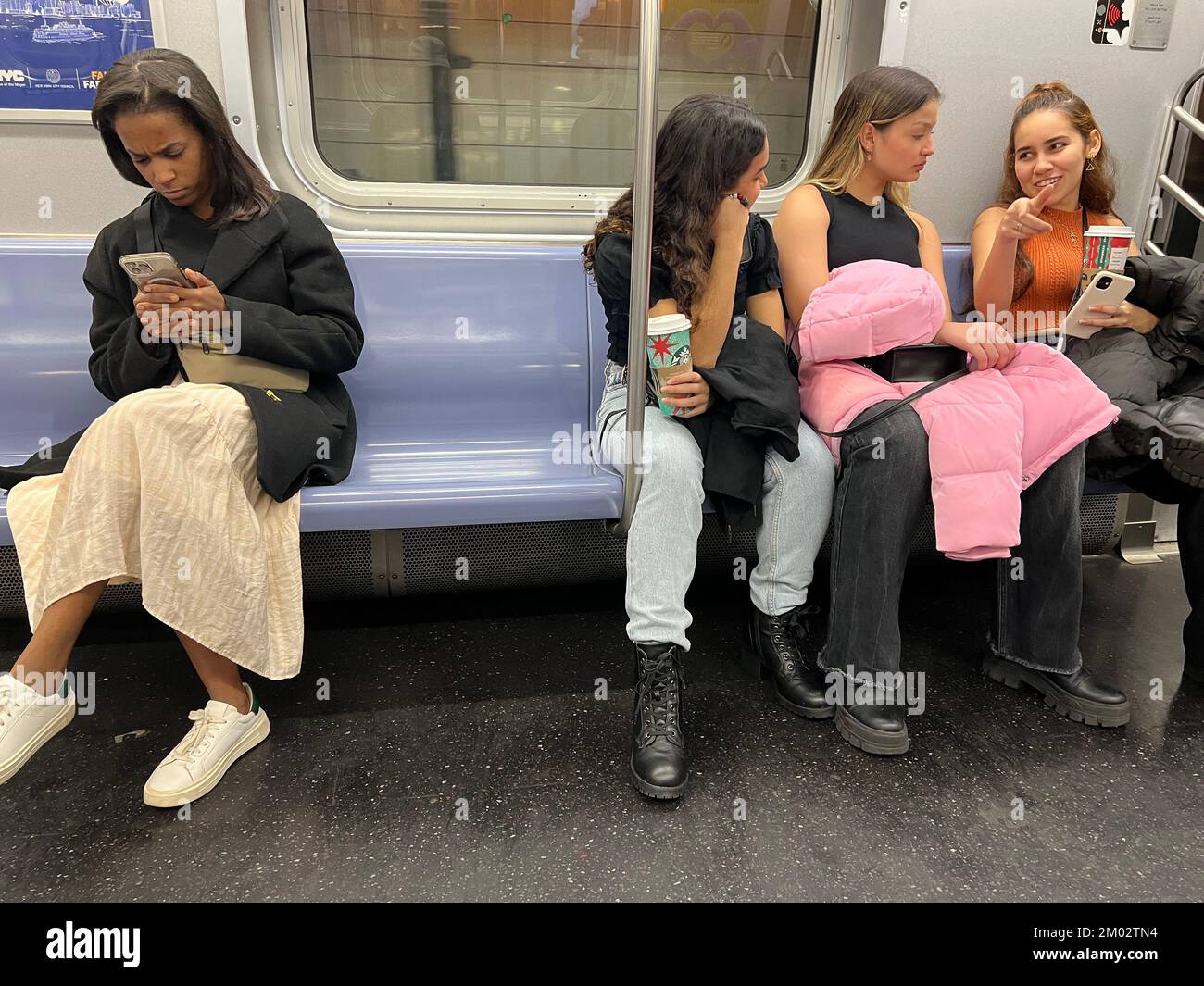 Black and white new york city subway hi-res stock photography and ...