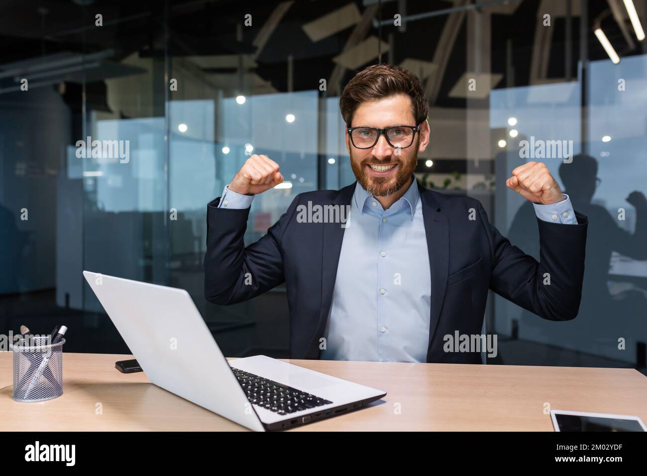 Portrait of mature senior businessman in office, man looking at camera ...