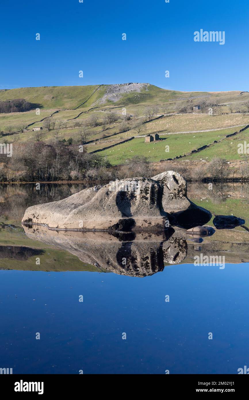 Reflections on Semerwater in late autumn, Yorkshire Dales National Park ...