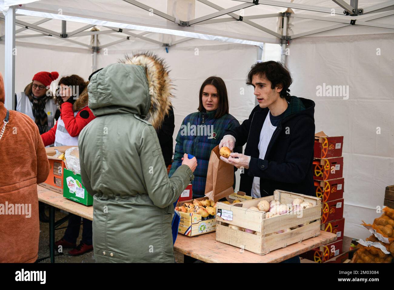 Food distribution for students in precarious situations, organised by ...