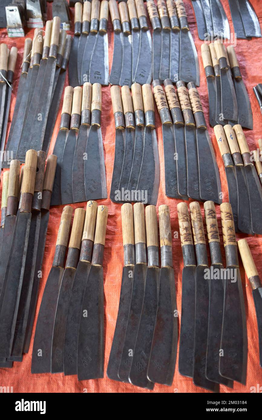 Selling knives hi-res stock photography and images - Alamy