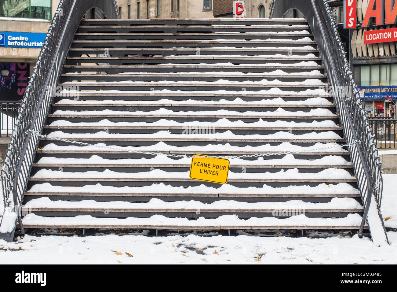 Warning sign at stairs hi-res stock photography and images - Alamy