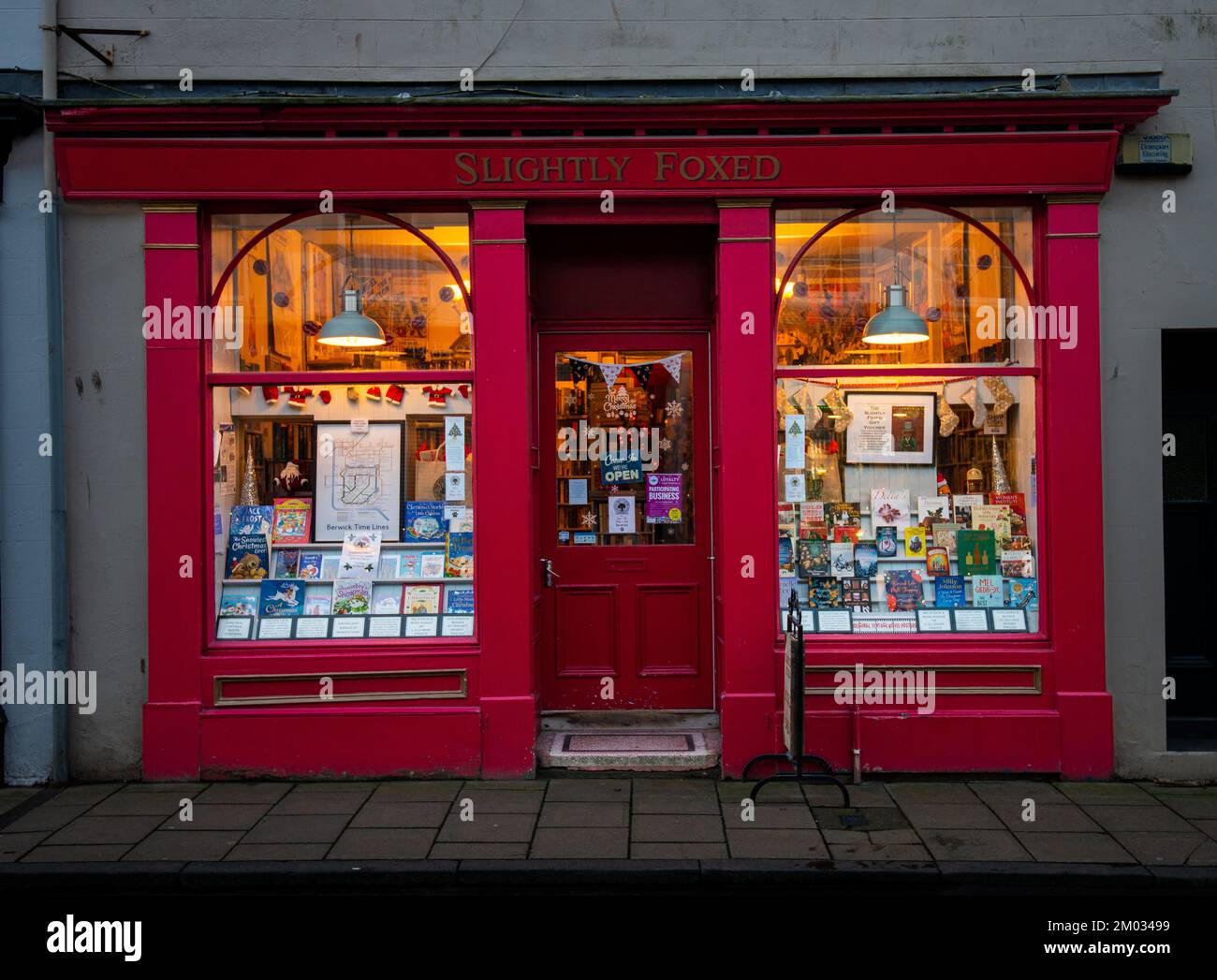 Shop on a bridge hi-res stock photography and images - Alamy