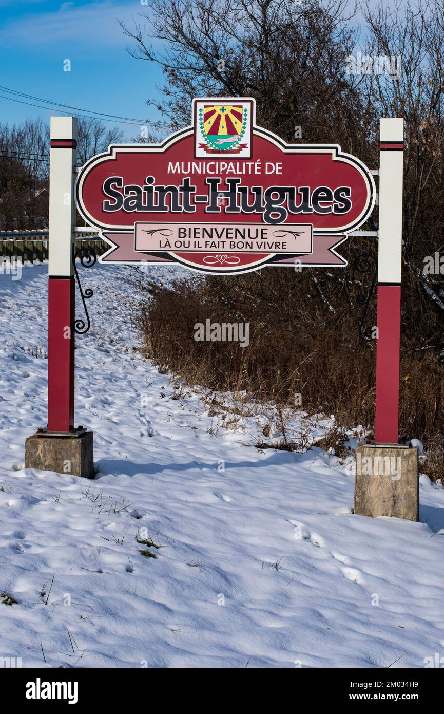 Quebec road signs hi-res stock photography and images - Alamy