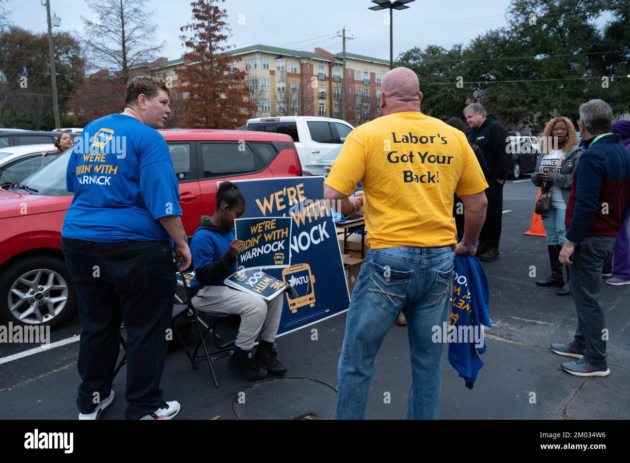 Atlanta, Georgia, USA. 3rd Dec, 2022. Hundreds of AFL-CIO union members ...