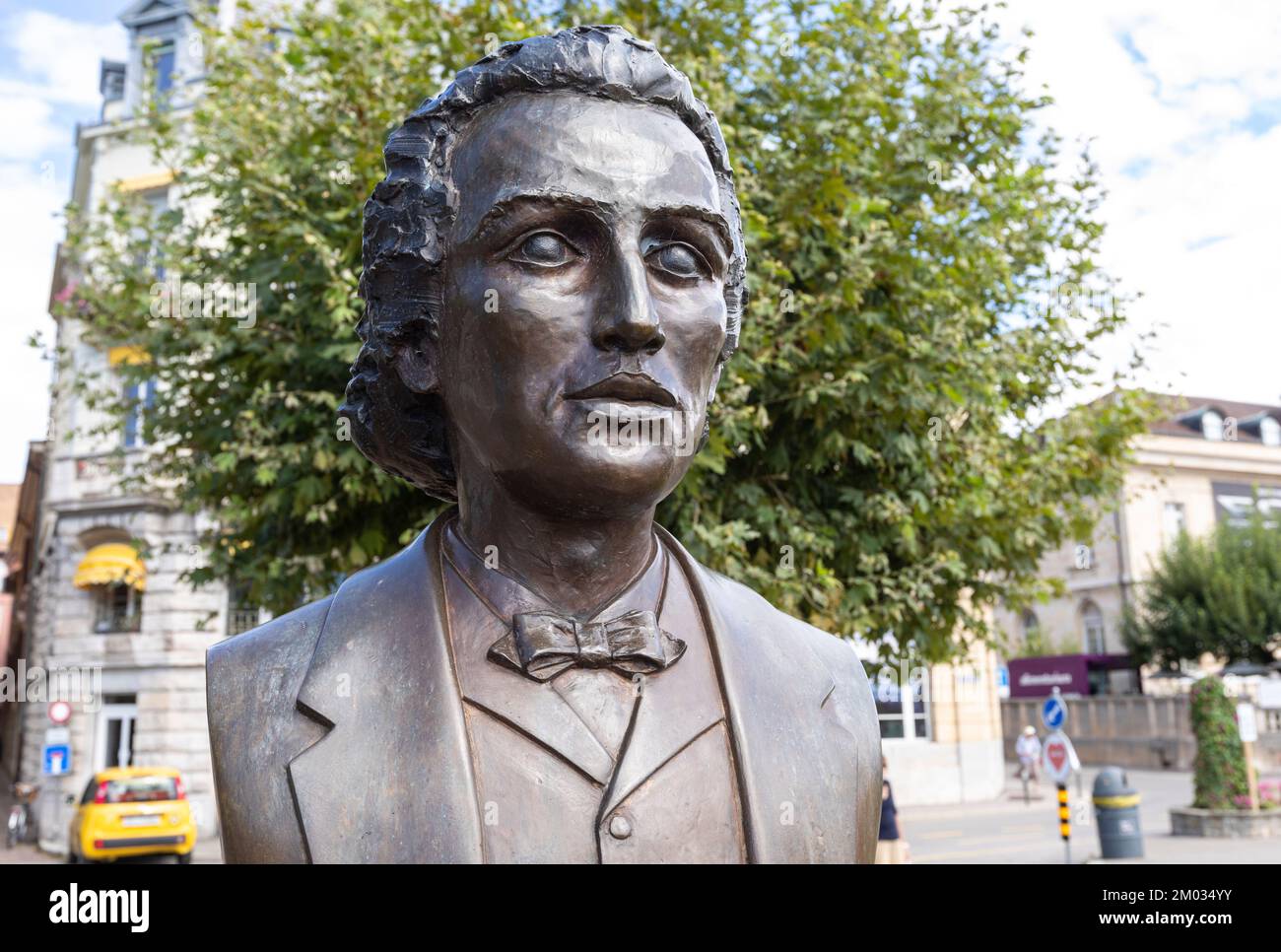 Statue of Romanian poet Mihai Eminescu in Vevey, Switzerland. (CTK ...