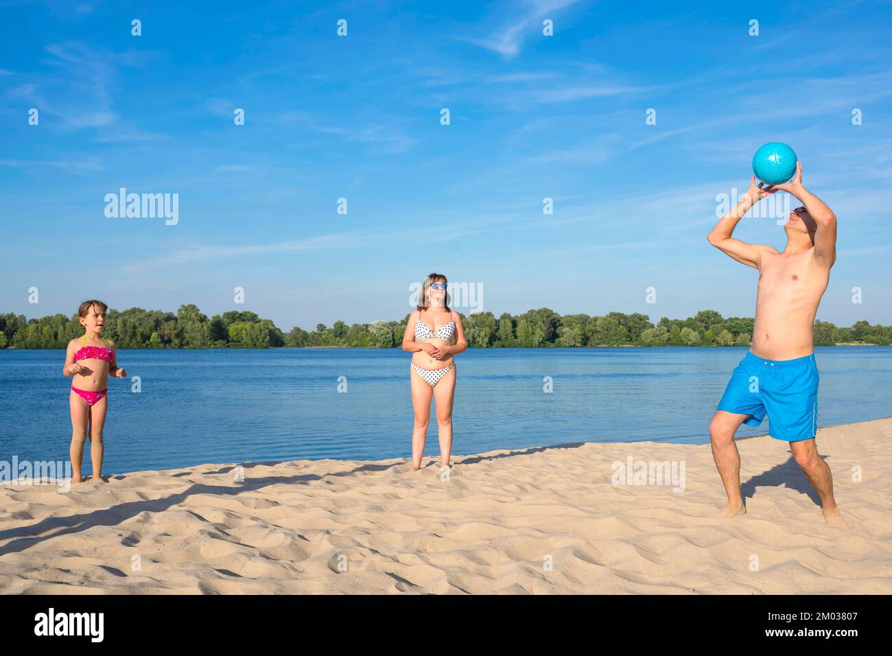 Beachball Sunset Hi Res Stock Photography And Images Alamy