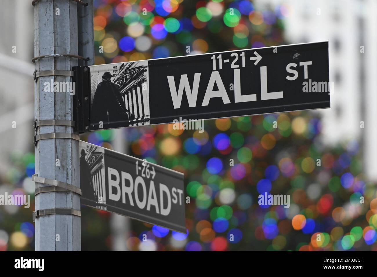 Wall street broad st street signs hi-res stock photography and images ...