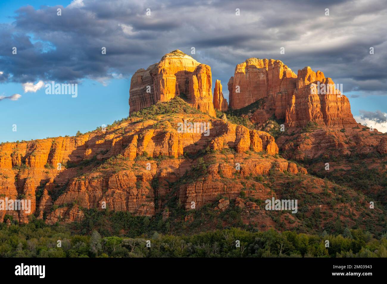 Cathedral rock sedona az hi-res stock photography and images - Alamy
