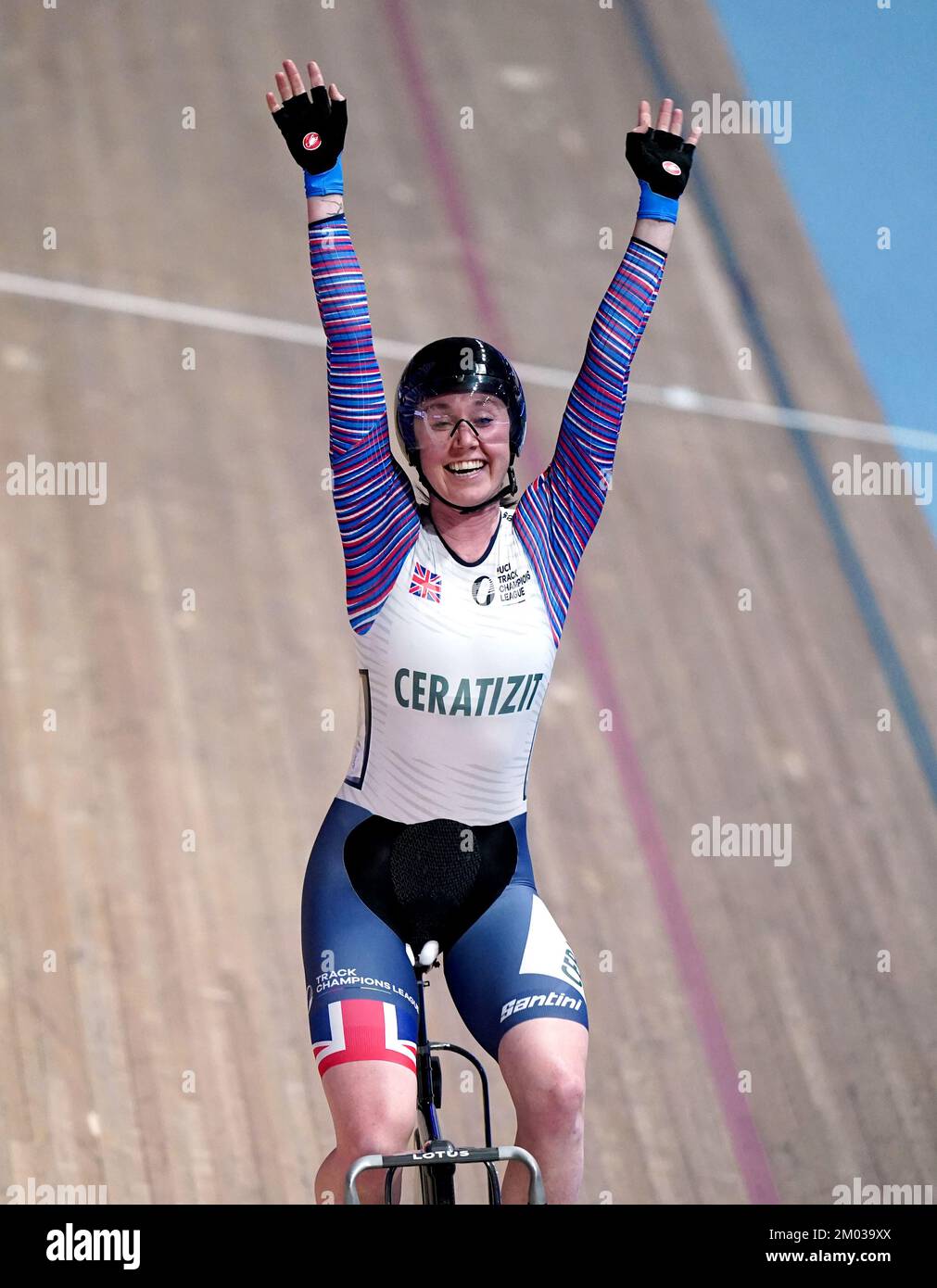 Katie Archibald celebrates winning the womens elimination race during ...