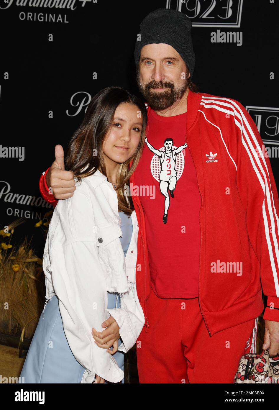 LOS ANGELES, CALIFORNIA - DECEMBER 02: (L-R) Kaiya Bella Luna Stormare ...