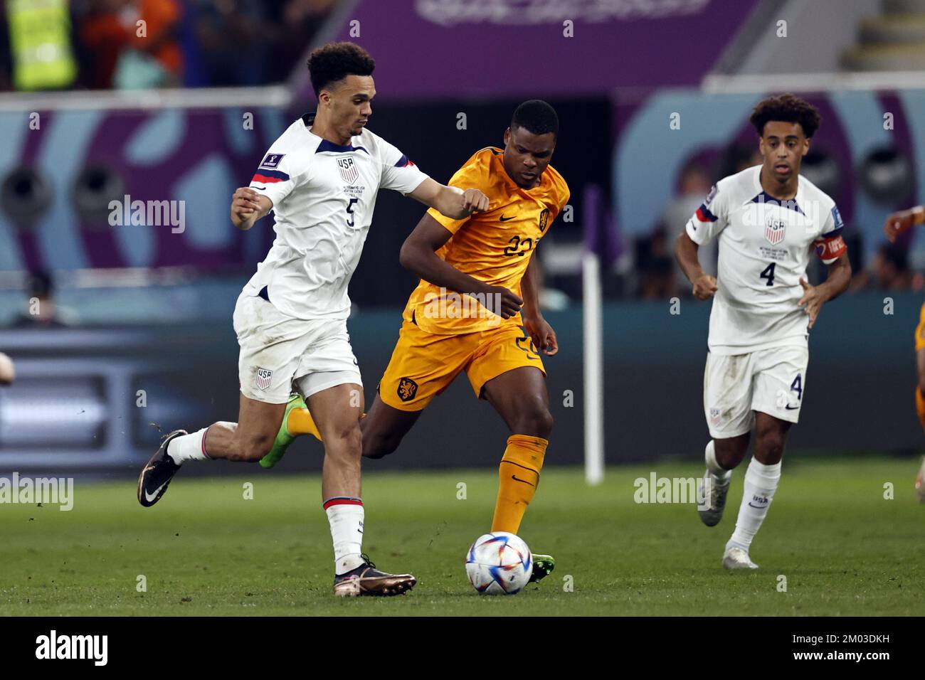 AL-Rayyan, Qatar.. 03rd Dec, 2022. AL-RAYYAN - (l-r) Antonee Robinson ...