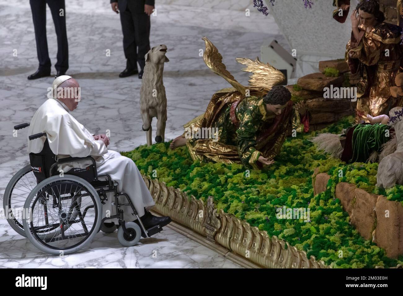 Vatican City, Vatican, 3 december 2022. Pope Francis prays in front of ...