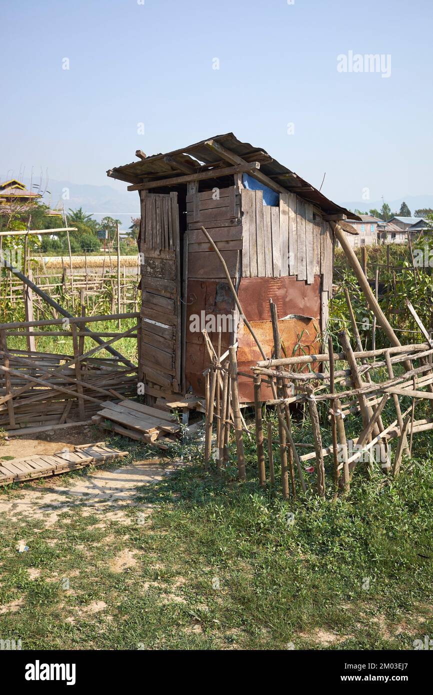 Makeshift toilets hi-res stock photography and images - Alamy