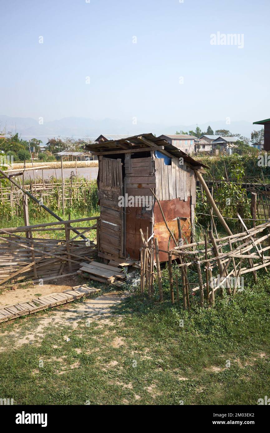 Makeshift toilets hi-res stock photography and images - Alamy