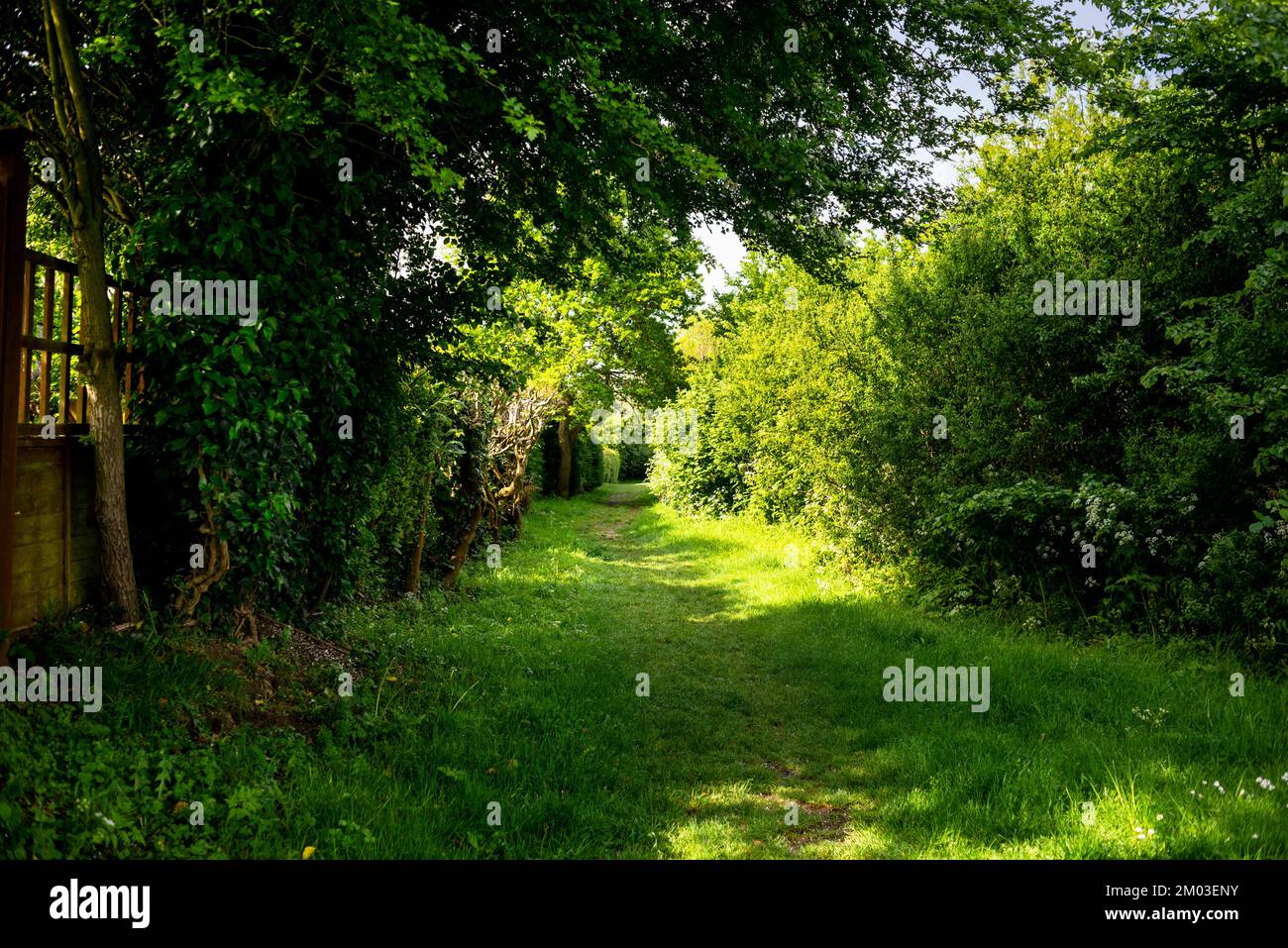 Cotswold National Landcape iwalking paths open to the public across ...