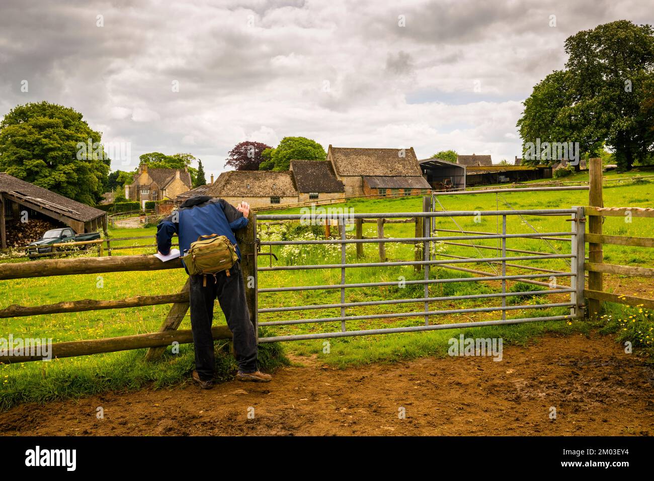 Unlocking farm fences on the Cotswolds Way National Trails public ...