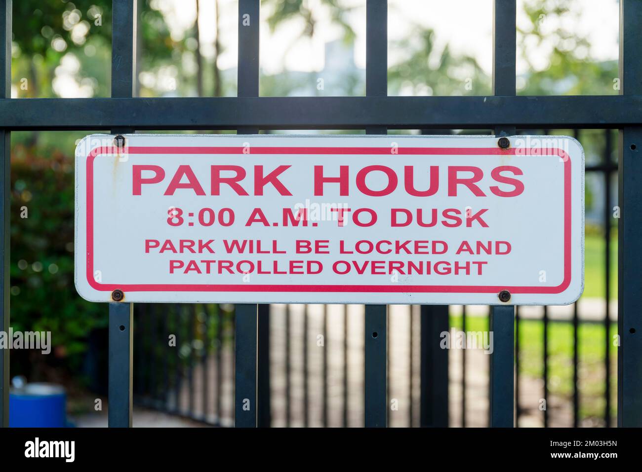 Signage with Park Hours 8:00 AM to Dusk Park Will Be Locked and ...