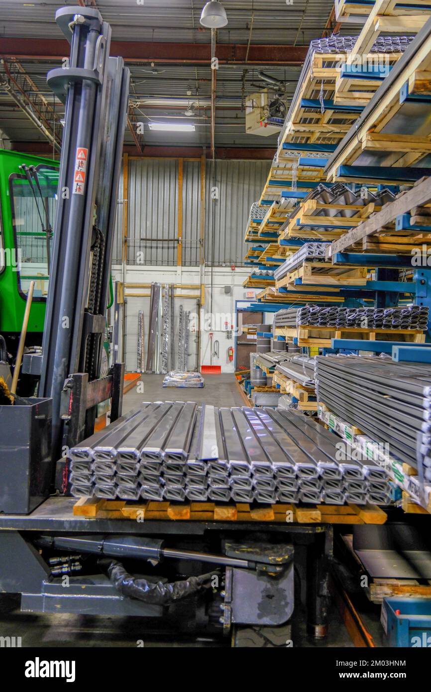 Forklift works hi-res stock photography and images - Alamy