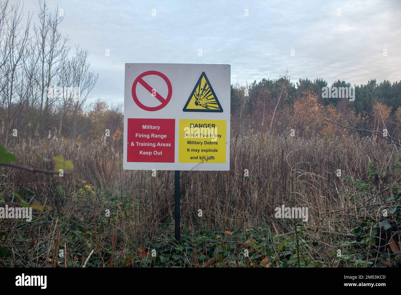 Warning sign to keep out of an army military range, Army Reserve Centre ...