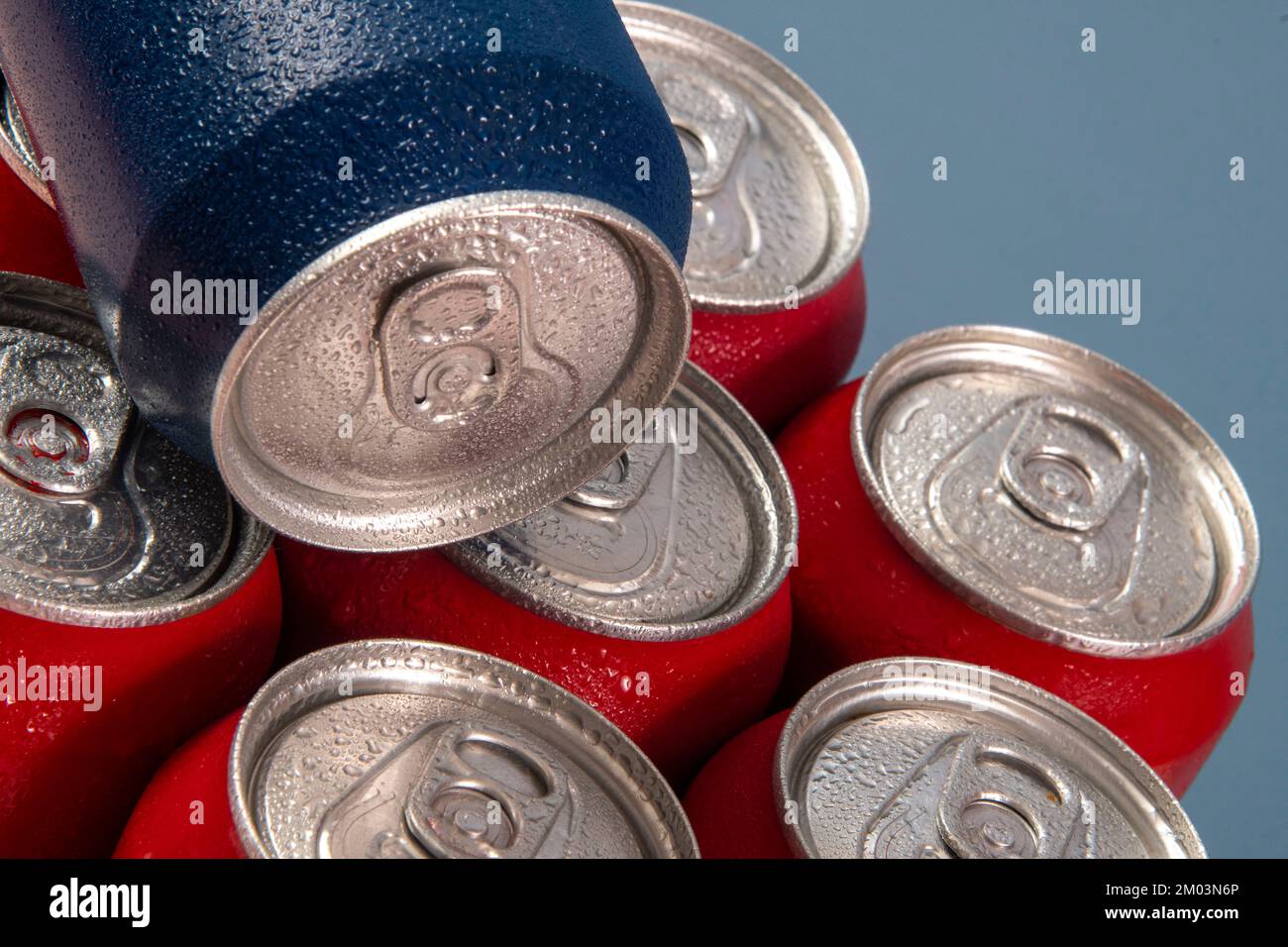 Group of aluminum soda cans, chilled, frozen and with water drops Stock ...