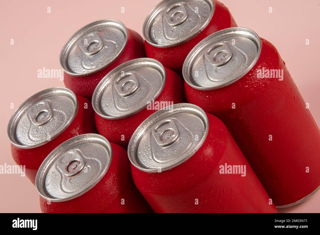 Group of aluminum soda cans, chilled, frozen and with water drops Stock ...