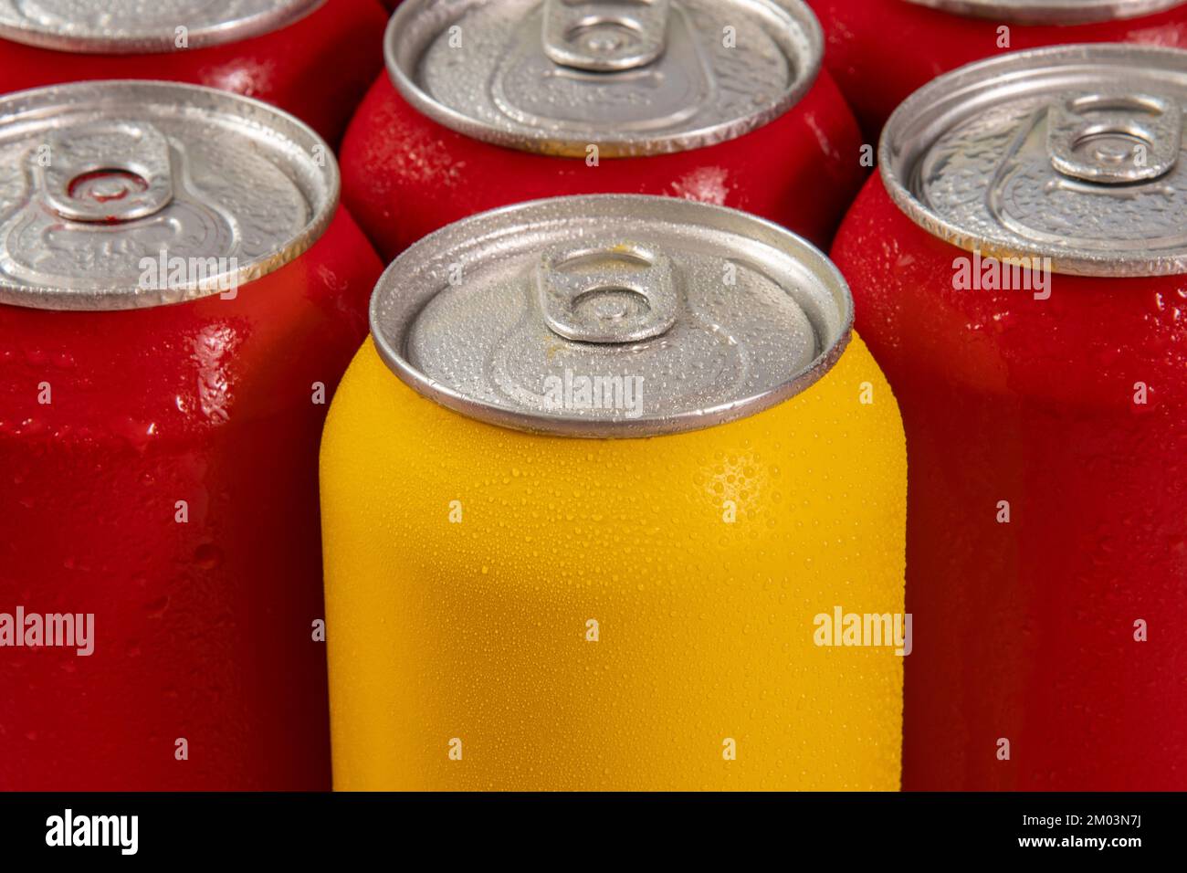 Group of aluminum soda cans, chilled, frozen and with water drops Stock ...