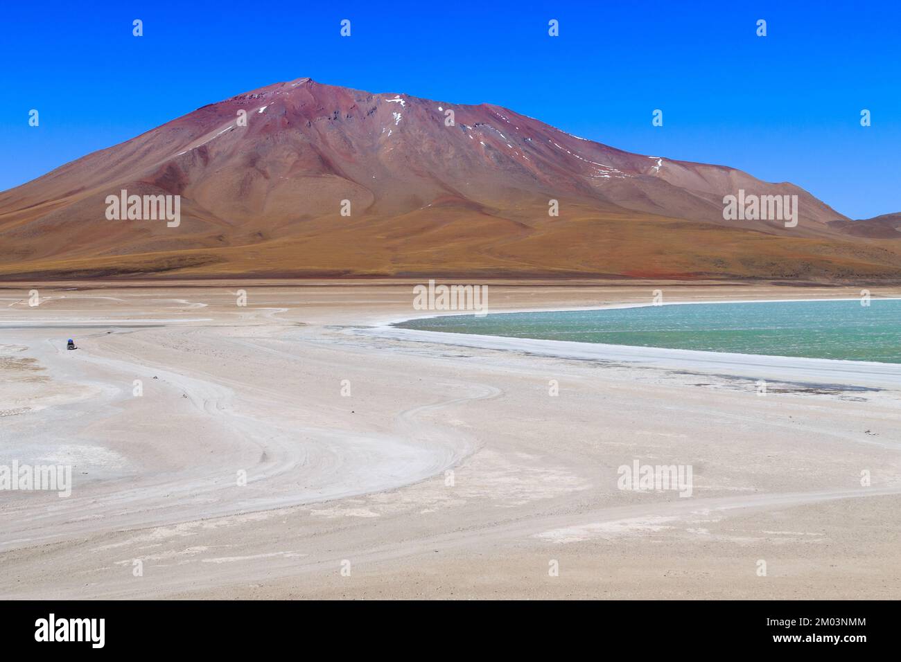 Laguna Verde landscape,Bolivia.Beautiful bolivian panorama.Green lagoon ...