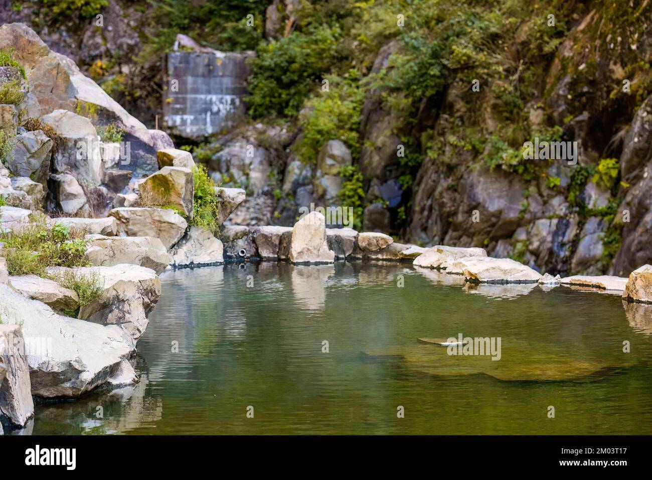 Japanese hot springs onsen outdoors empty bath Stock Photo - Alamy